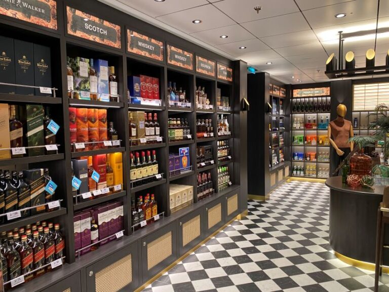 Why People Love Cruises: 68 Best Reasons to Take a Cruise | Cruzely.com