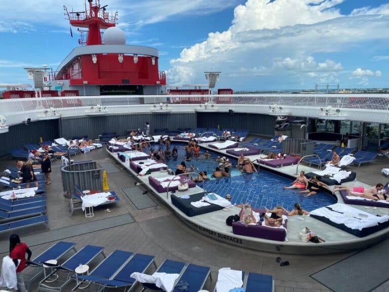 11 Best Things to Do on a Sea Day on a Cruise | Cruzely.com