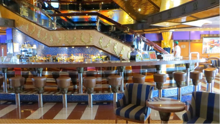12 Major Differences Between Royal Caribbean and Carnival Cruise Line ...